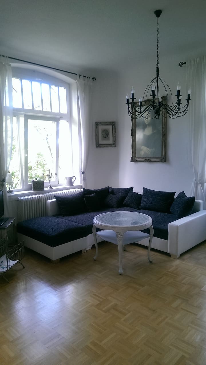 Altbau-wohnung Am Bergpark Mit Innenstadtnähe - Cassel, Allemagne