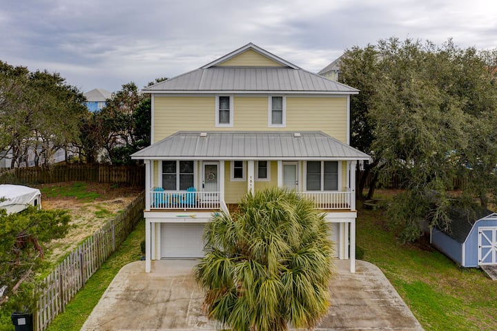 Spacious Carolina Beach Home - Carolina Beach, NC
