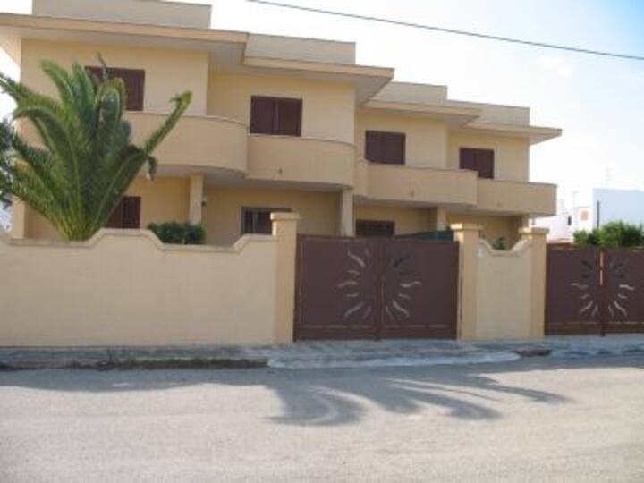 Villetta Con Giardino A 2 Passi Dal Limpido Mare - Campomarino