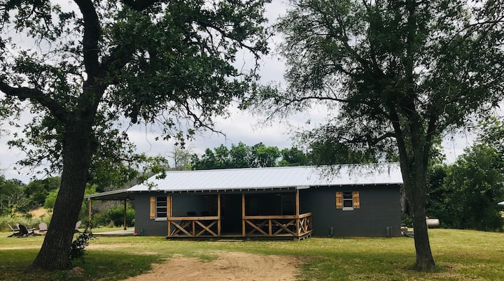 The Cabin On The Creek - Llano, TX