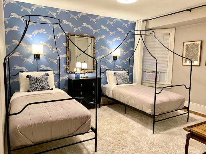 Bright Vacation Jungalow On Park Ave - Rochester, NY