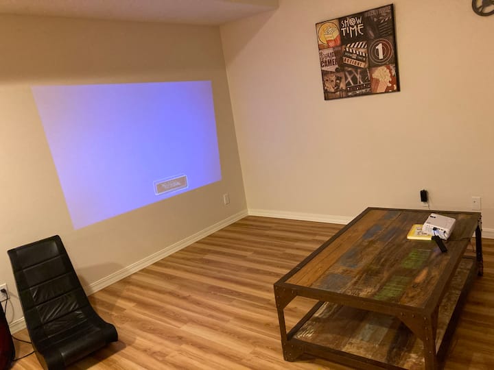 Safe & Classy Full Basement In A Beautiful Home. - Great Falls, MT