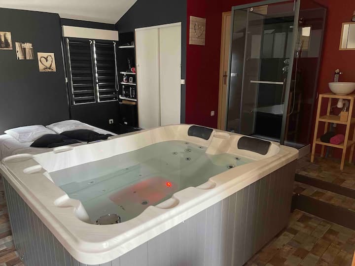 Le Cottage Du Bien-être,jacuzzi Eau Changée,sauna - Landes