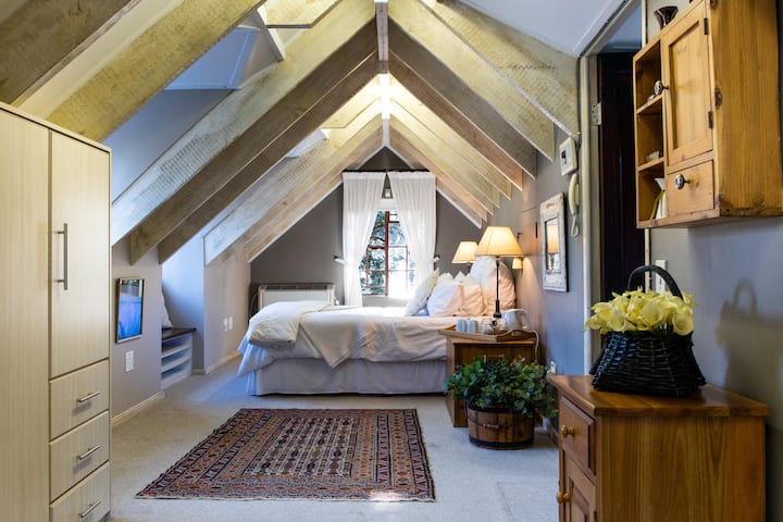 The Bergzicht Loft Suite - Cape Town