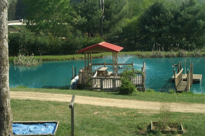 Tree House - Pet Friendly - No Smoking - Punxsutawney, PA