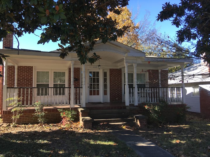 Home Near Downtown Greensboro, Colleges - Greensboro, NC