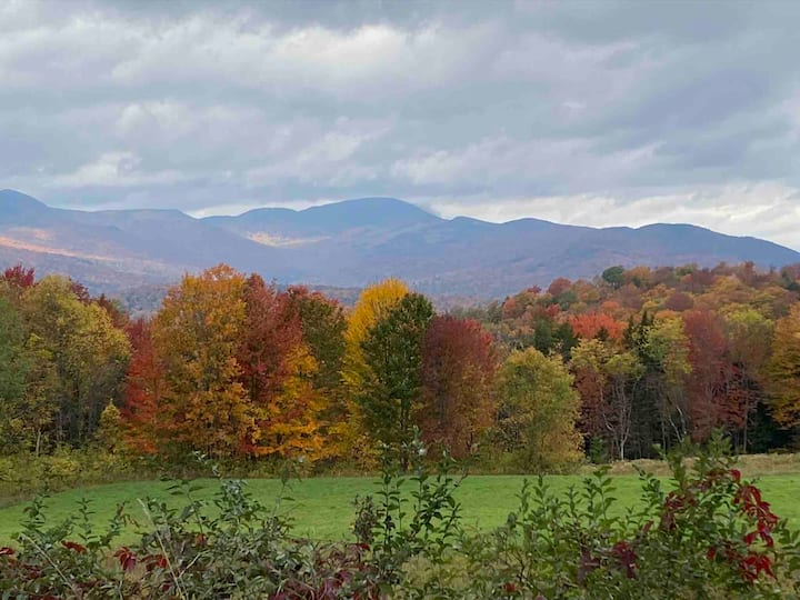 Farmhouse With Sunset Mountain Views - Waterbury Village Historic District, VT