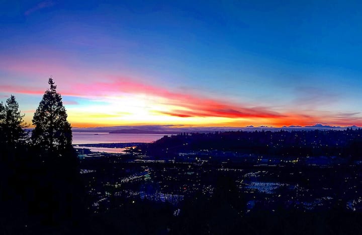 Weekly Discount - Olympic Mtns & Puget Sound View! - Seattle, WA