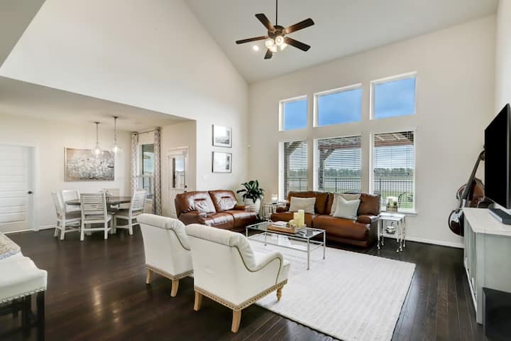 Elegant Spacious Home With Water View. Prime Location- Richmond, Katy, Houston, Rosenberg. - Houston, TX