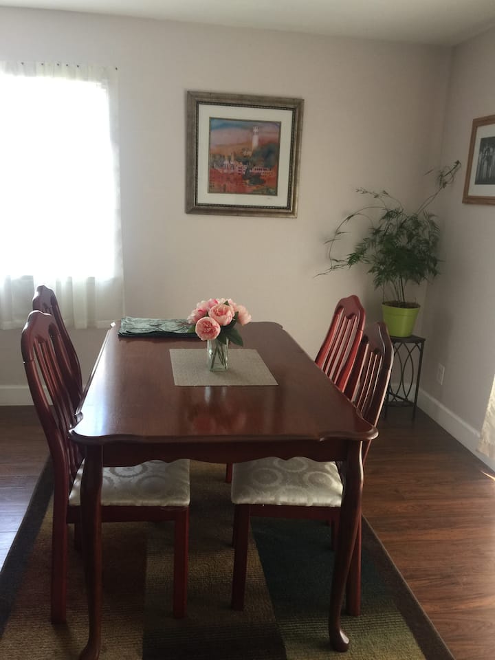 Cozy Room With Private Bath On Private Floor - Monterey, CA