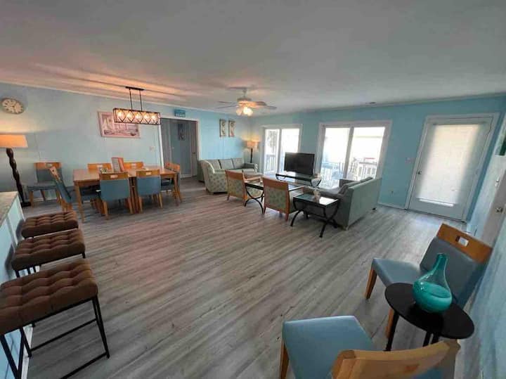 Holidays By The Beach A - Surfside Beach, SC