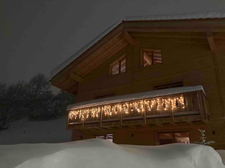 3 Bedroom Chalet With Stunning Views - Leysin