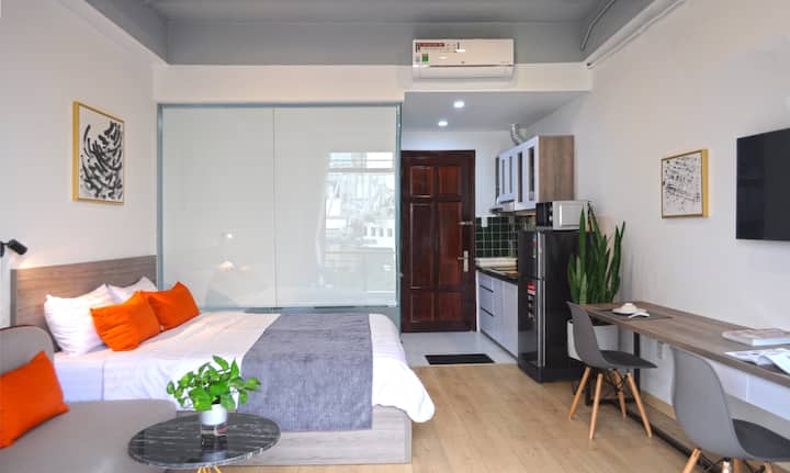 Threeoaks6☀️airy Balcony Flat Right At Center Of D4 - Ho Chi Minh City