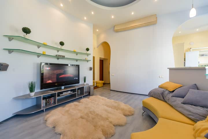 Comfortable & Specious 2 Bedroom App. With Jacuzzi - Ukraine