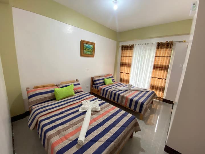 Room W/ Balcony & Stunning View - Amlangan Lodge 9 - Bontoc