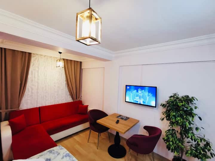 Central Flat Near Metrobus And Coast In Kadikoy - İstanbul