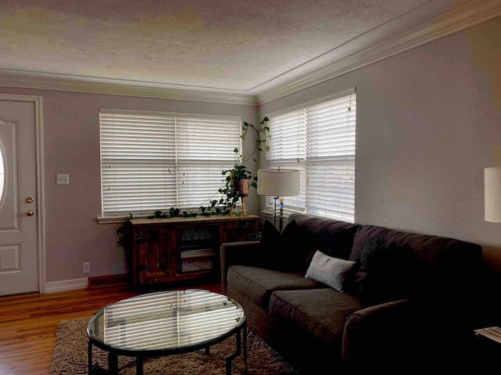 Cheerful 2-bedroom Residential Home Free Parking - Littleton, CO