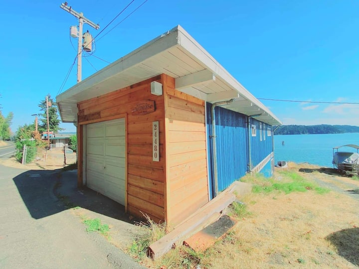 The Coman's Beach House - Hoodsport, WA
