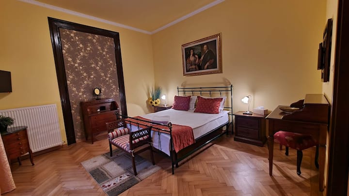 Casa Republicii ,Camera Dubla Etaj. - Brașov