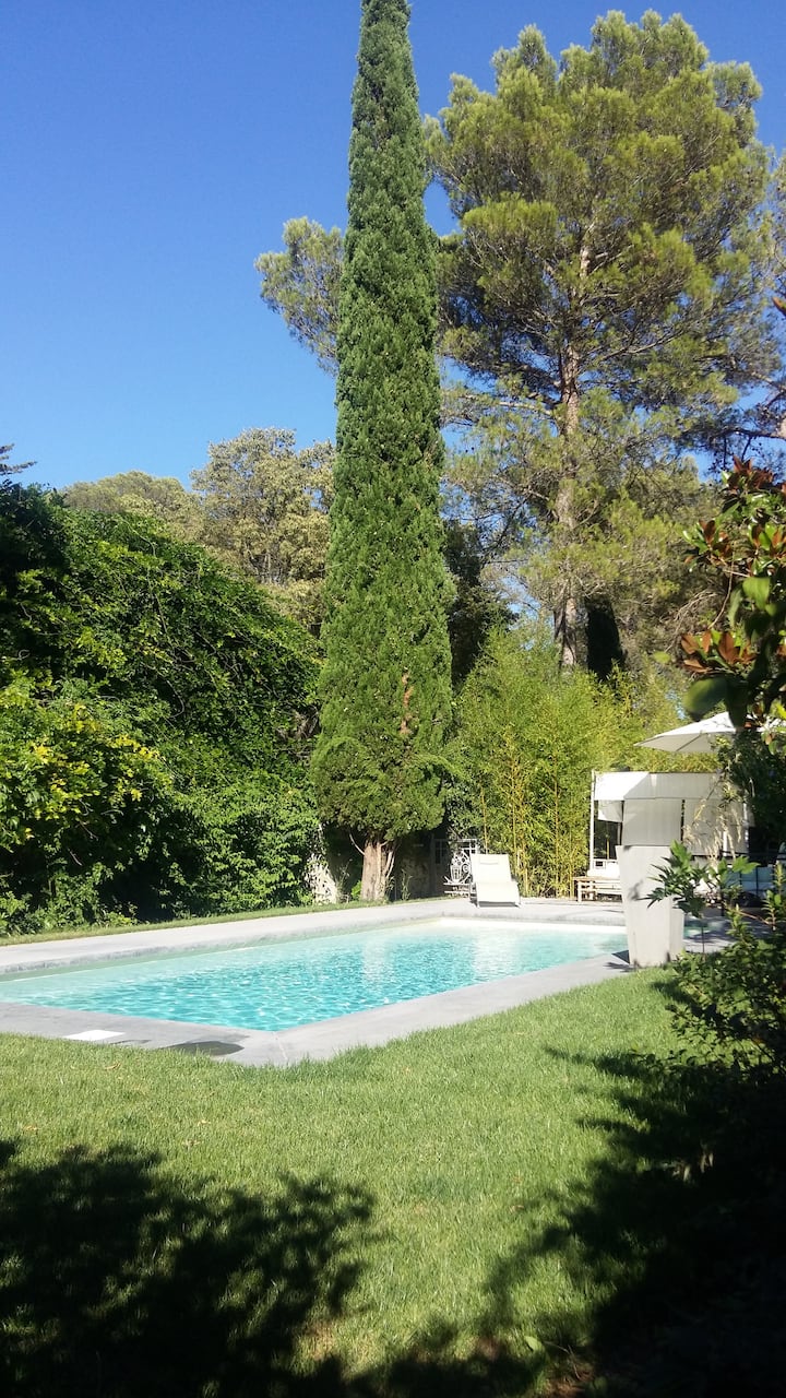 Maison De Charme Climatisée , Piscine Privée. - Nimes