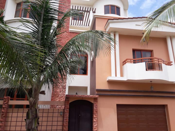 Villa à Ngor Dans Un Environnement Calme Paisible - 다카르