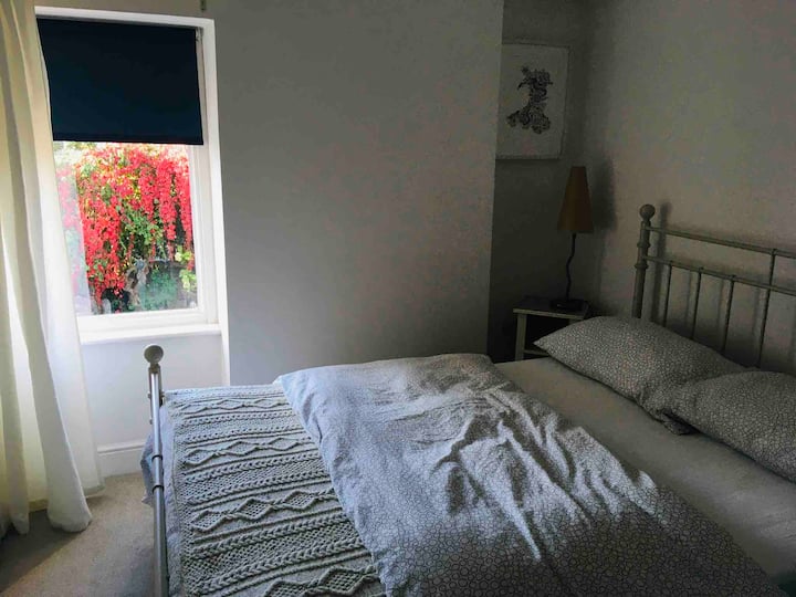 Cosy Double With Easy Access To City Centre - Cardiff