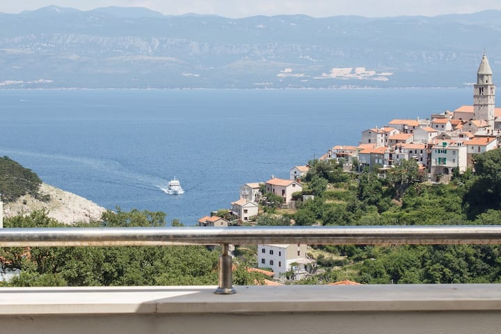 Vrani - Fantastic View To The Sea And Town Center - Punat