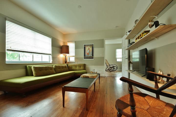 Miami Retro Style - Miami, FL