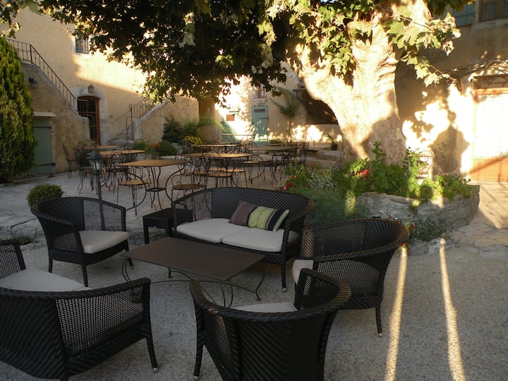 Gîte Et Golf En Drôme Provençale - Donzère