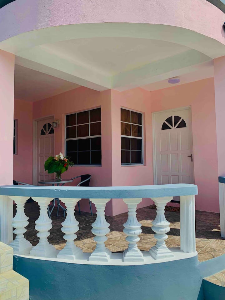 Nutmeg: Air Conditioned 1 Bedroom Apt - Grenada