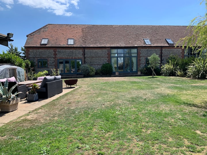 Fully Equipped Rural & Coastal Barn.  Walk To Sea! - Chichester
