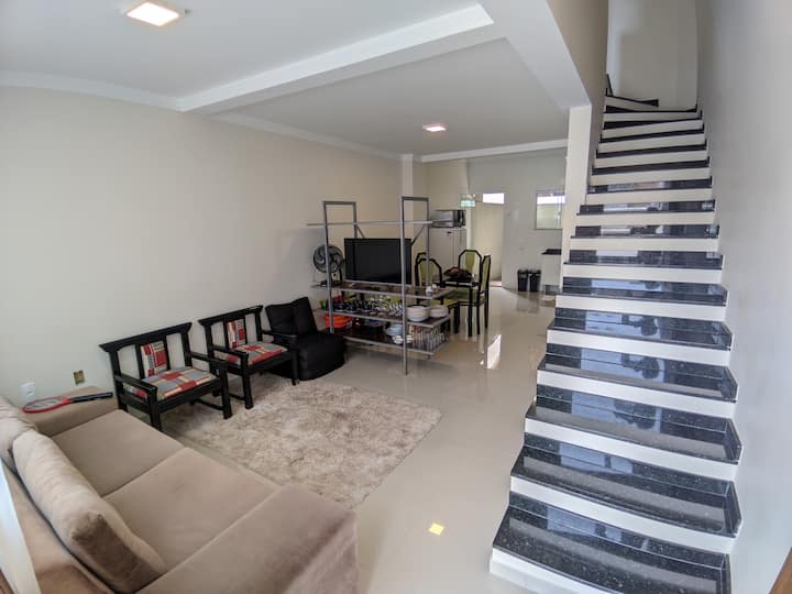 Sobrado Aconchegante 2 Suítes 2 Garagens 3 Banheir - Itapema