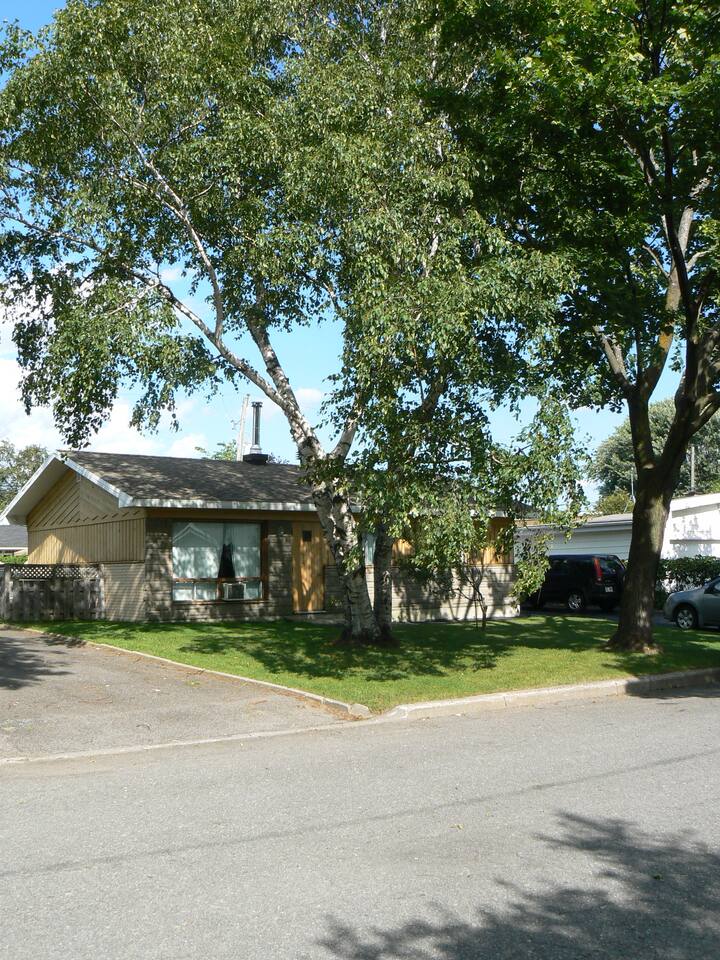 Simple, Très Propre Avec Accès à La Piscine - Lévis