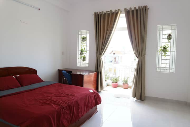 James's Homestay 1: Private Room With Balcony - Ho Chi Minh