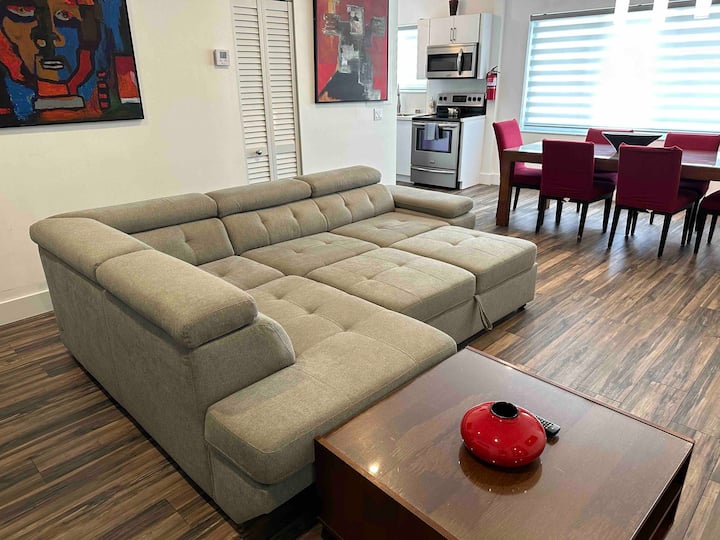 Elegant 2 Bed 2 Baths Super Close To The Beach - Miami Beach, FL