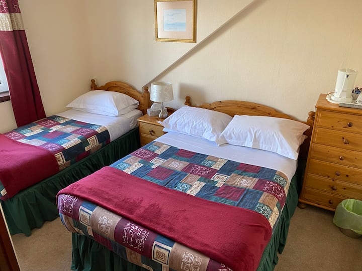 Twin/ Double Room Ensuite - Aberdeen