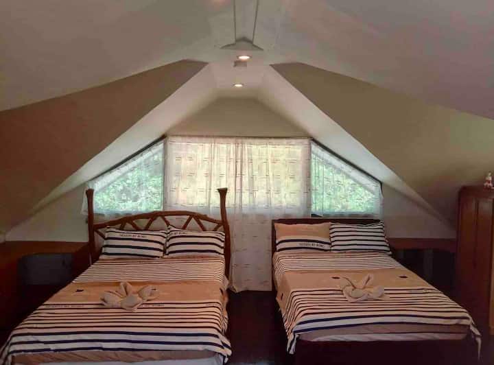 Attic Room W/ Ocean & Mountain View - Malay