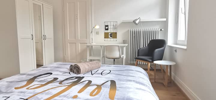 C6 - Sunny Private Room In Historic Bonn-beuel - Bonn
