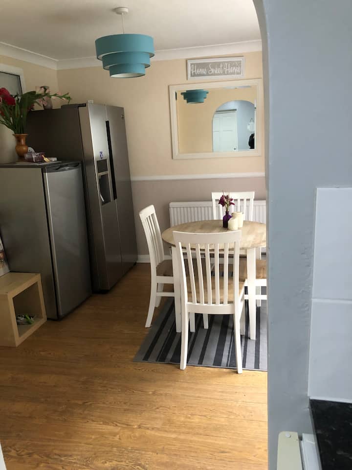 Lovely Single Room (Not Box Room) Great Storage - Hounslow