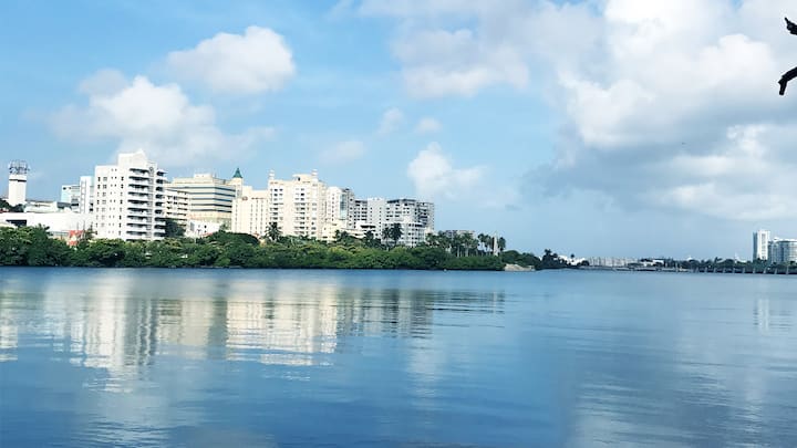 Apartamento Moderno Y Vibrante En El Corazón Del Condado - San Juan