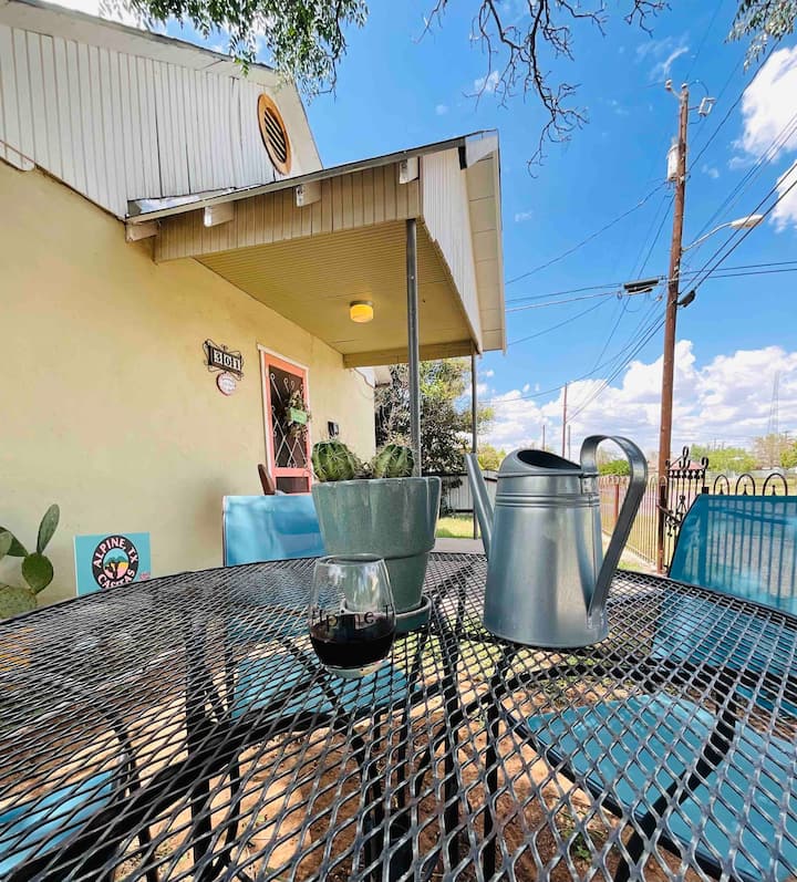 Casa De Los Abuelos - Alpine, TX