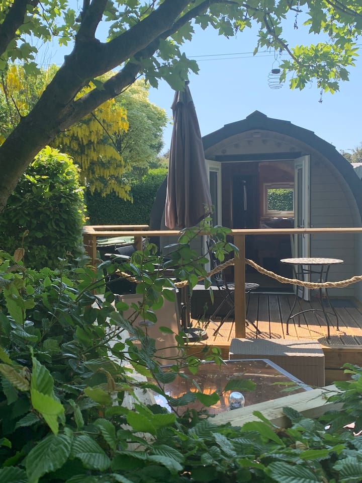 An Exquisite And Unique Pod With Secret Gardens - アングルシー島