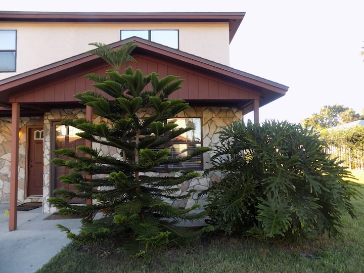 Ponte Vedra Court Hide-away - Ponte Vedra Beach, FL