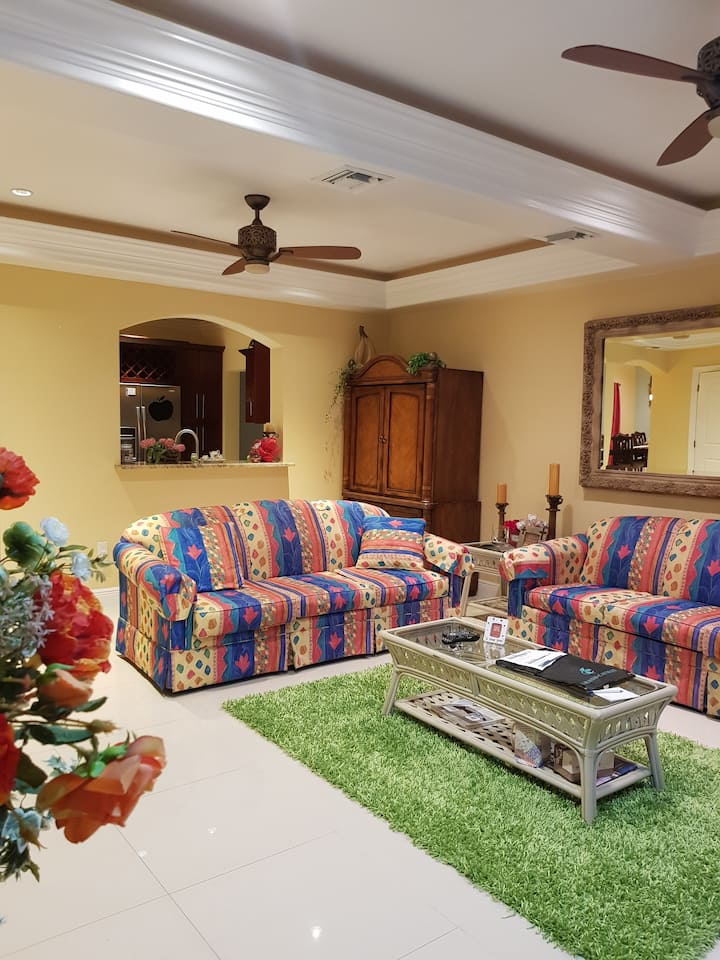 Casa De Bells 1 - Cayman Islands