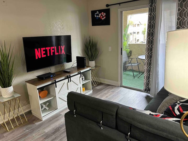 Freshly Remodeled Off The Strip Condo - Henderson, NV