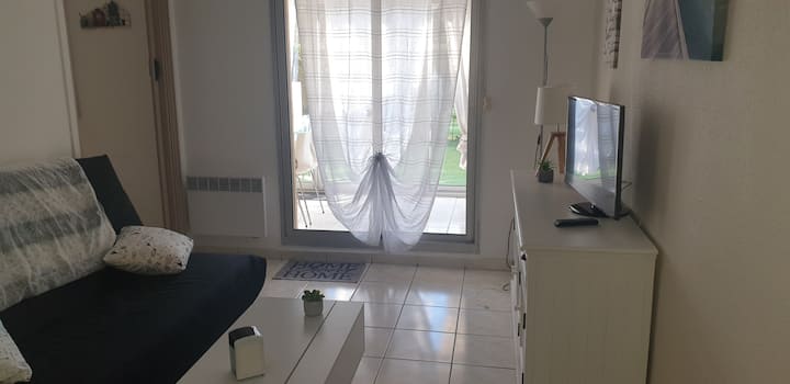 Proche Mer Une
Nuit Le Mercredi 20 Aout 70 Euro - Juan les Pins