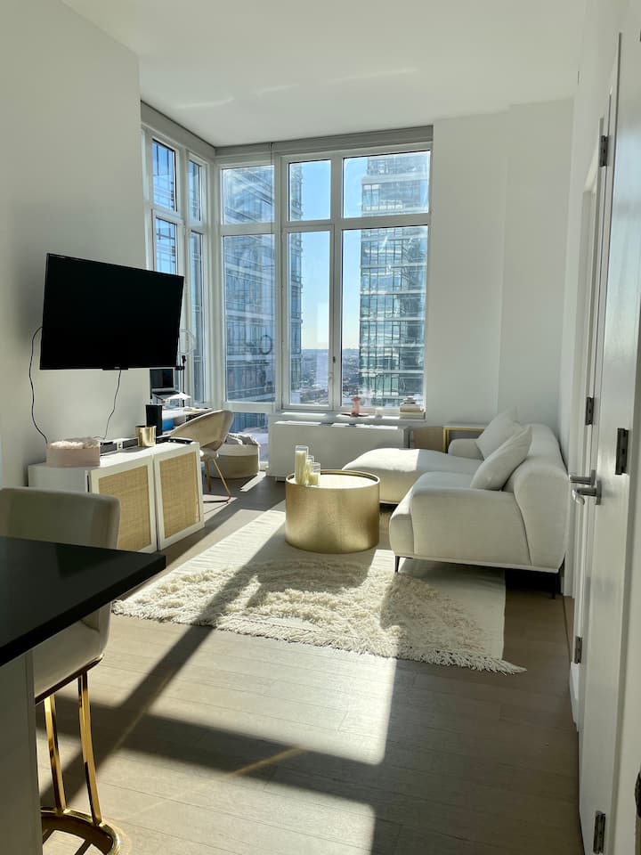 1 Bedroom Luxury Waterfront Williamsburg Apt - Brooklyn, NY