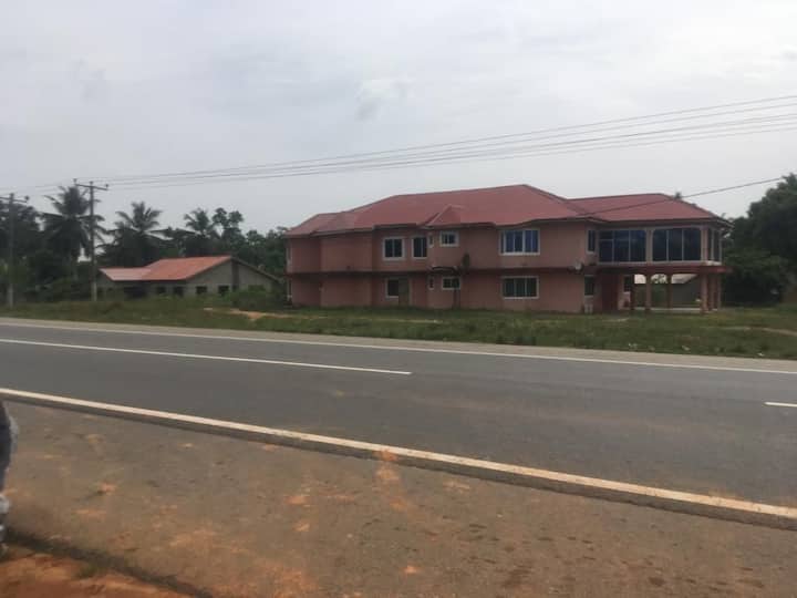 Beautiful Bungalow At Kamgbunli, Western, Ghana - Gana