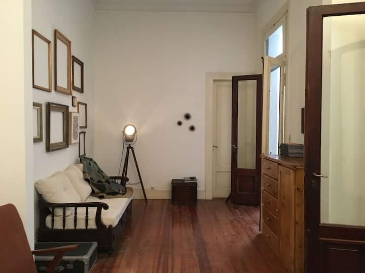 Expansive, Timeless 1 Bd Unit In Classic San Telmo - Buenos Aires