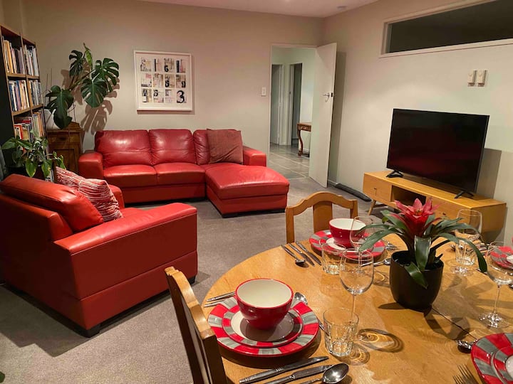 Spacious, Warm, Self Contained Space With Views. - Dunedin
